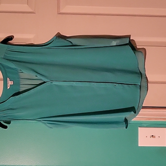 American Eagle Outfitters | Tops | Green American Eagle Button Down Tank Top Blouse | Poshmark